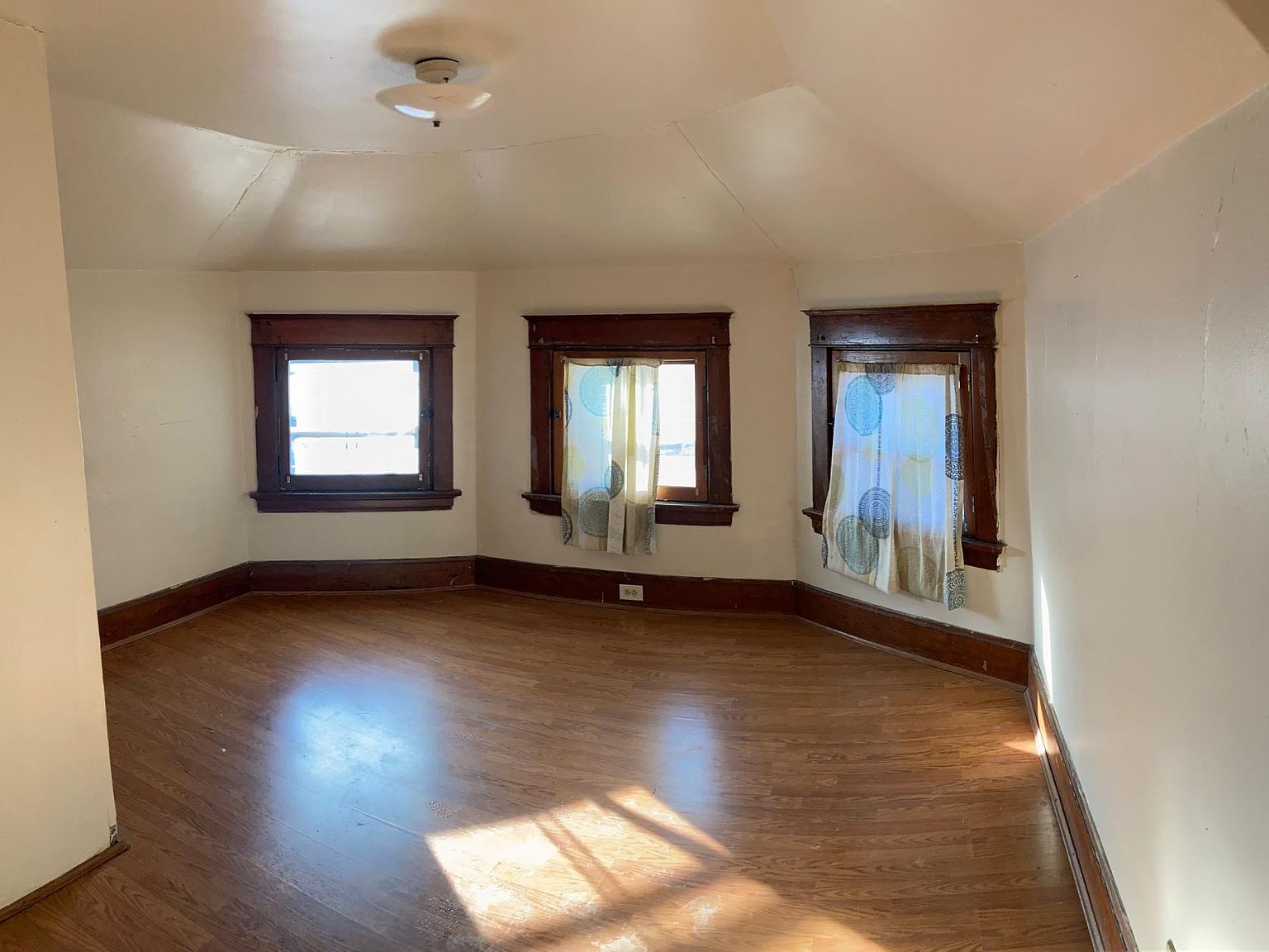 3571 Vine St #3, Cincinnati, OH 45220 | Zillow