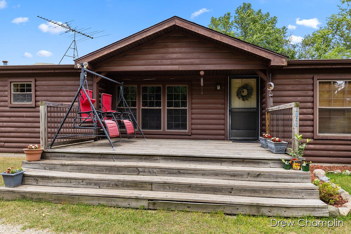 1042 W Freeport Rd, Freeport, MI 49325 | Zillow