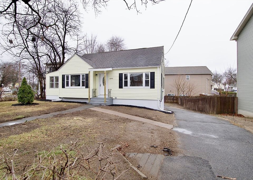 1295 Bay St, Springfield, MA 01109 | Zillow