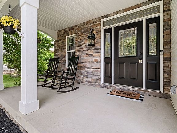 3331 Crown Pointe Dr, Stow, OH 44224 | Zillow