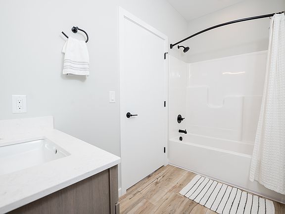 102 E Healey St #104, Champaign, IL 61820 | Zillow