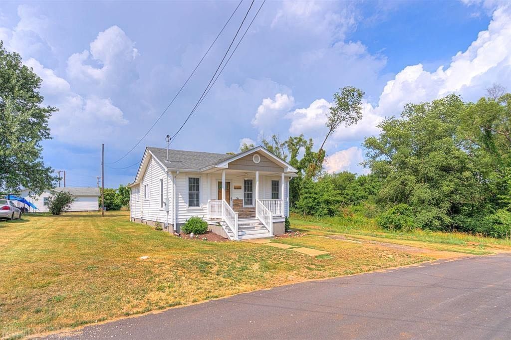 136 D St, Austinville, VA 24312 | Zillow