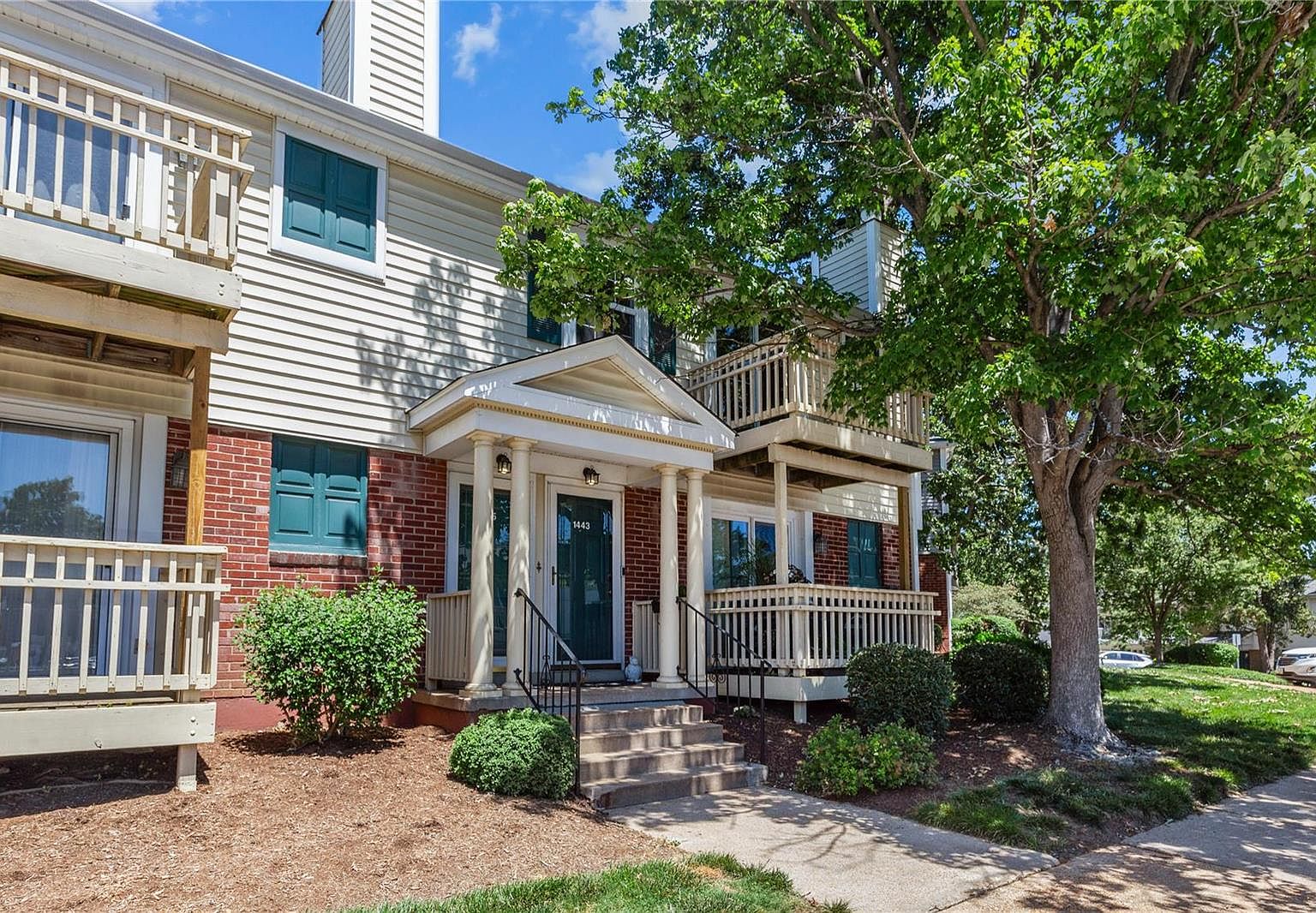 1445 Bluebird Ter, Saint Louis, MO 63144 | Zillow