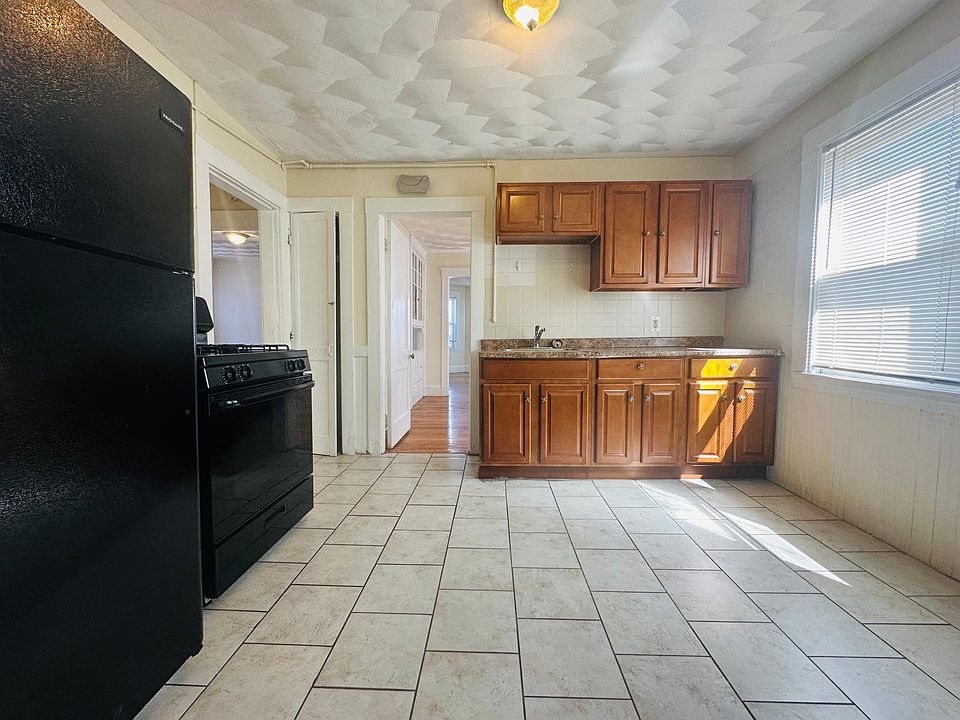 7 Fawndale Rd APT 3, Boston, MA 02131 | Zillow
