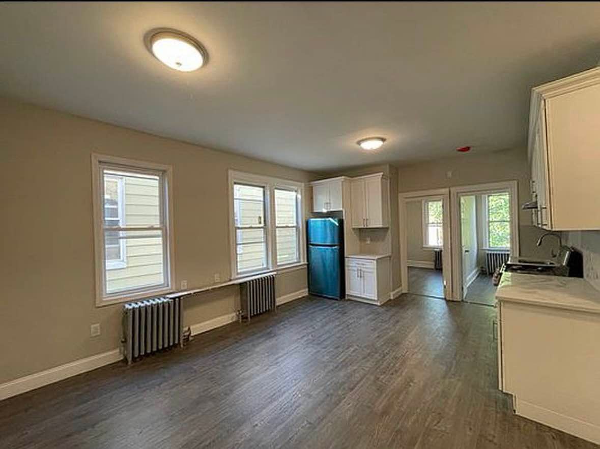 79-29 68th Ave #2B, Middle Village, NY 11379 | Zillow