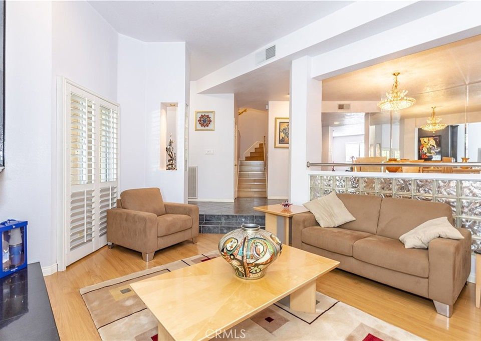 18730 Hatteras St Tarzana CA | Zillow