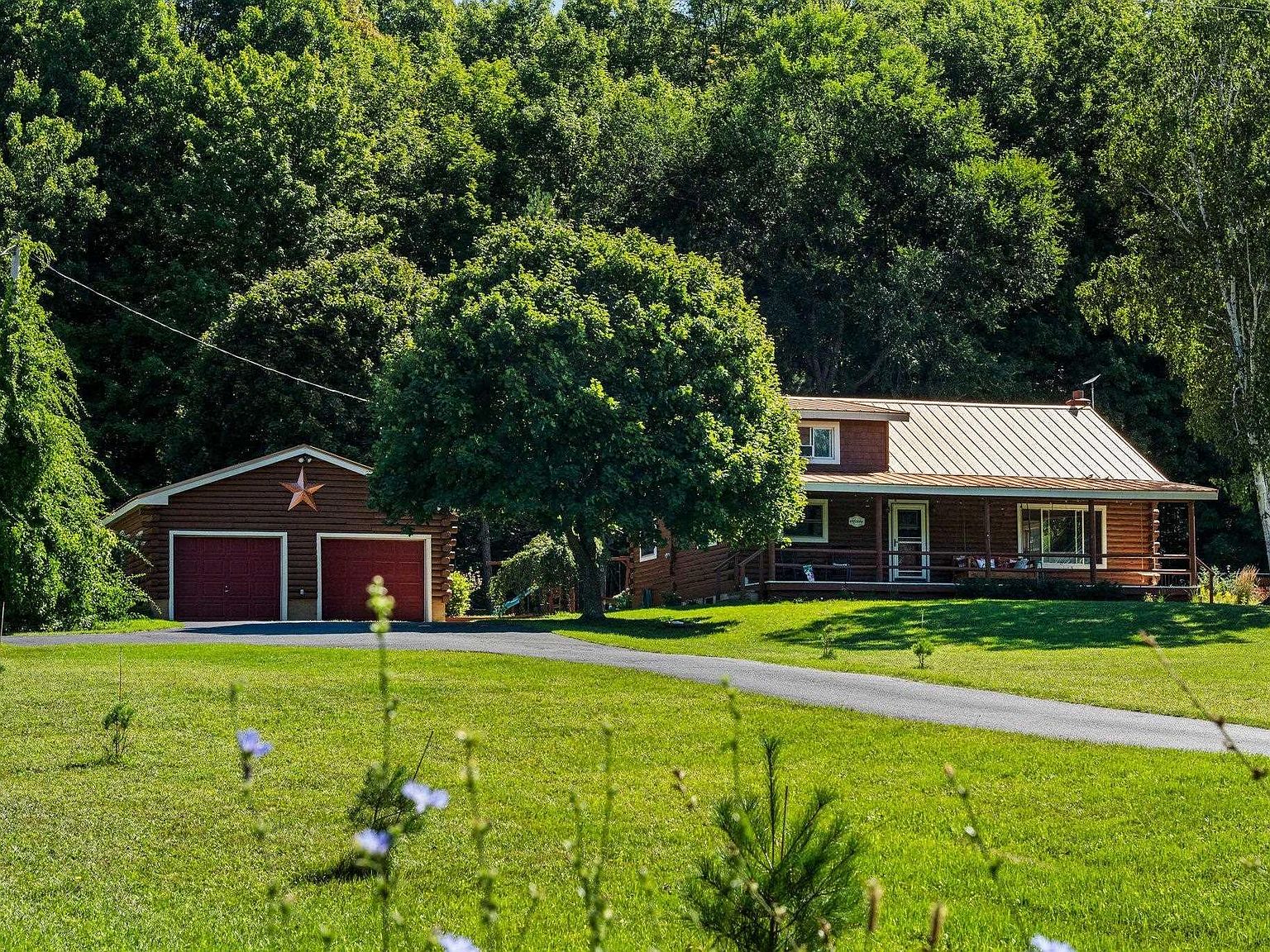 545 Moss Rd, Beulah, MI 49617 | MLS #1916198 | Zillow