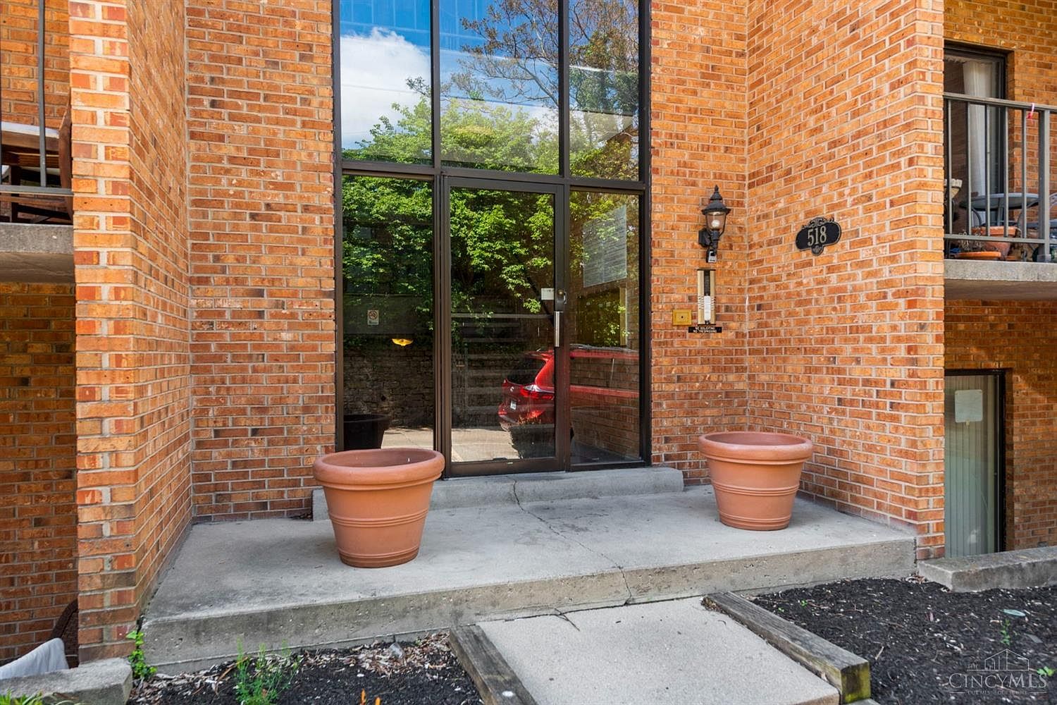 518 Riddle Rd APT 3, Cincinnati, OH 45220 | Zillow