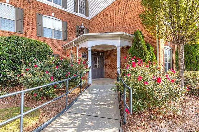 14877 Santa Lucia Dr Charlotte NC | Zillow