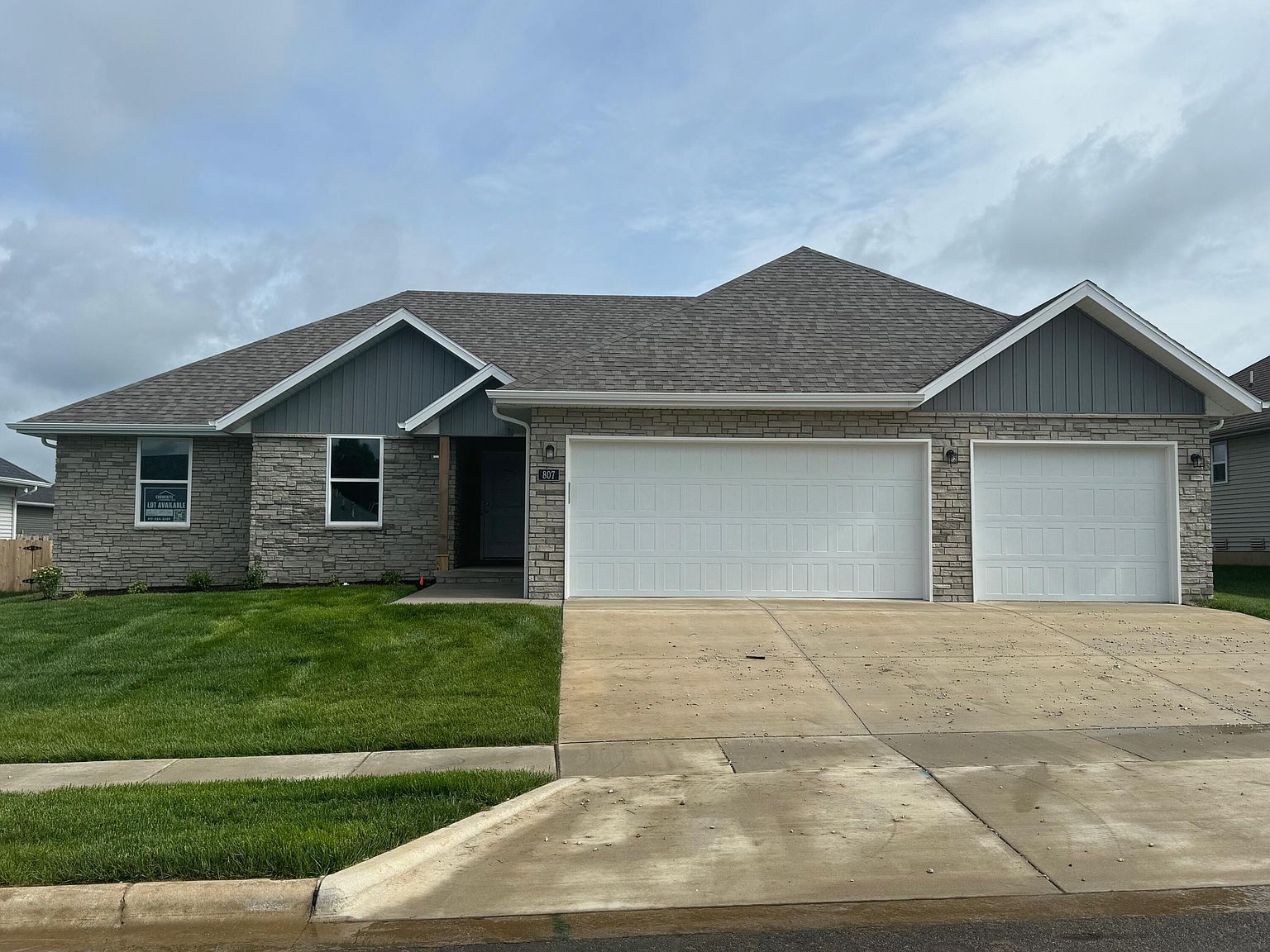 807 E Crew Drive, Nixa, MO 65714 | Zillow