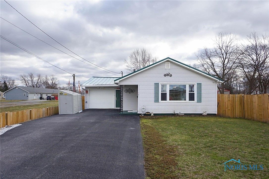 707 Davis St, Findlay, OH 45840 | Zillow