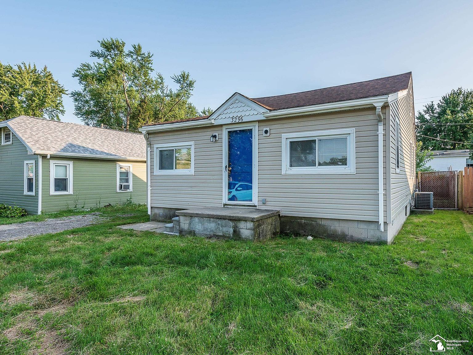 3296 9th St, Monroe, MI 48162 | MLS #50115779 | Zillow