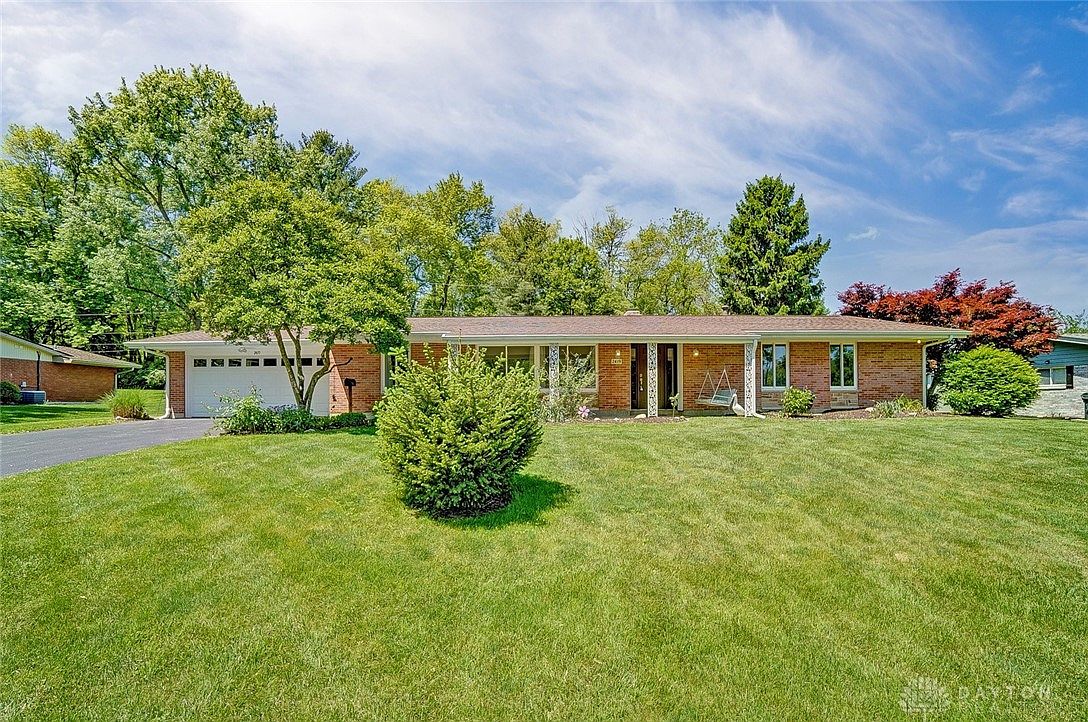 2419 Periwinkle Dr, Bellbrook, OH 45305 | Zillow