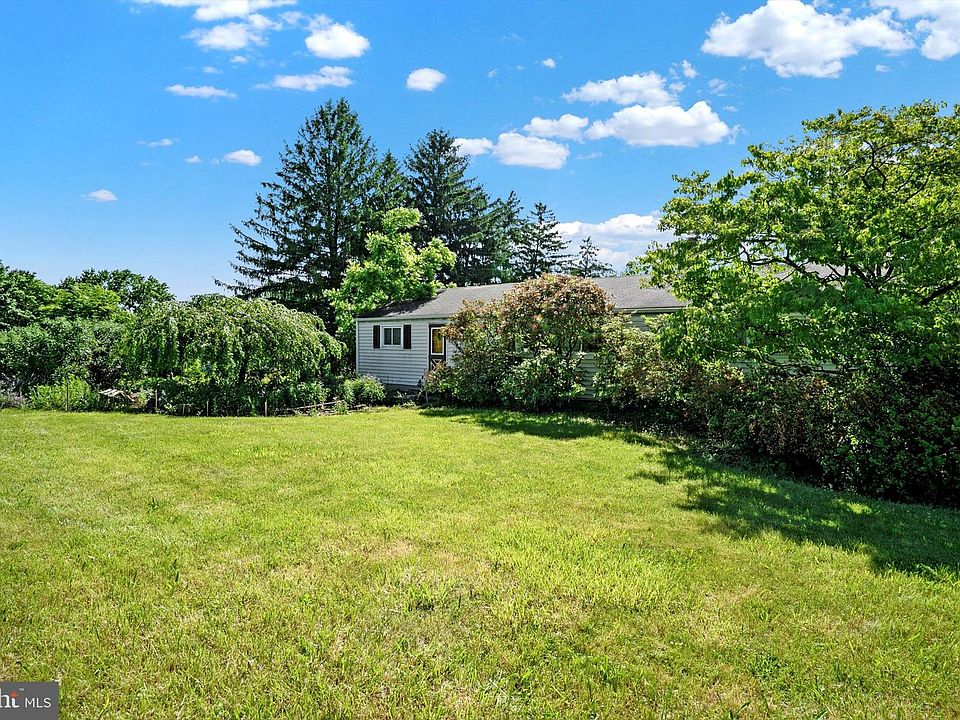1037 Hilltown Pike, Line Lexington, PA 18932 | Zillow