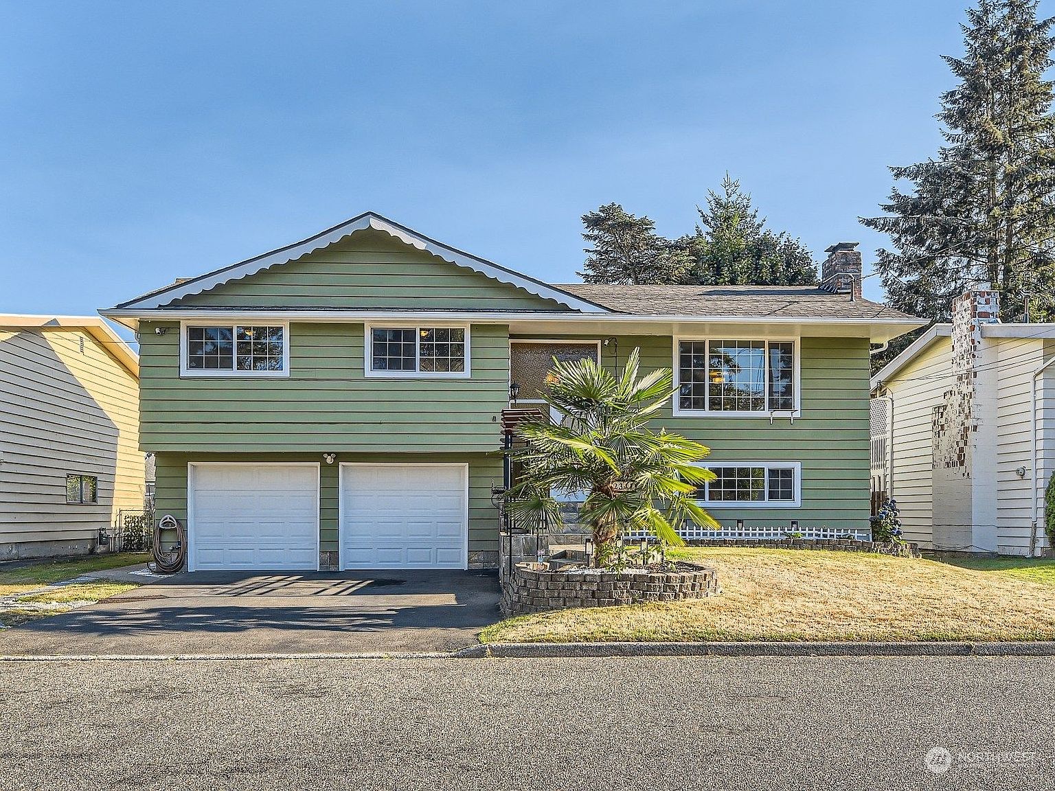 2341 N 194th Street, Seattle, WA 98133 | Zillow