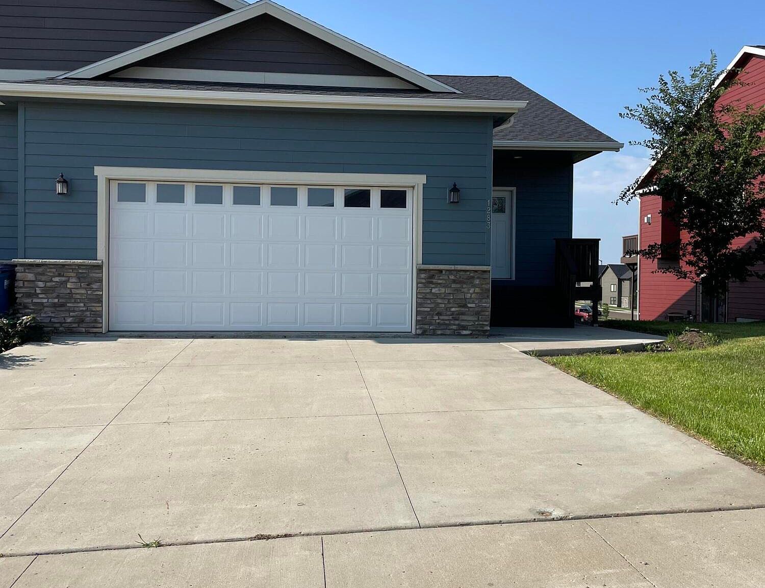 1283 25th St W, Dickinson, ND 58601 | MLS #23-806 | Zillow