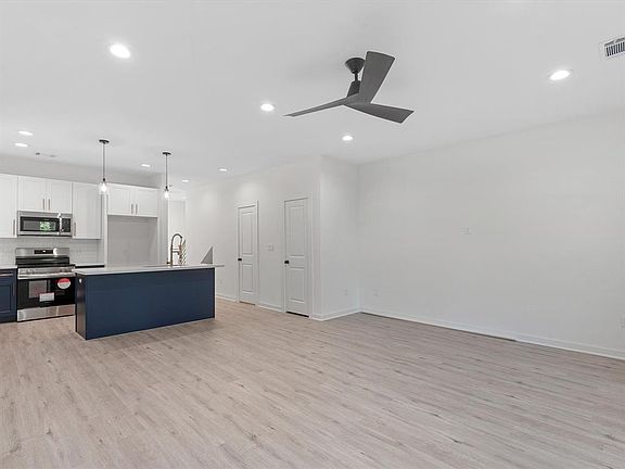 5702 Elysian St, Houston, TX 77009 | Zillow