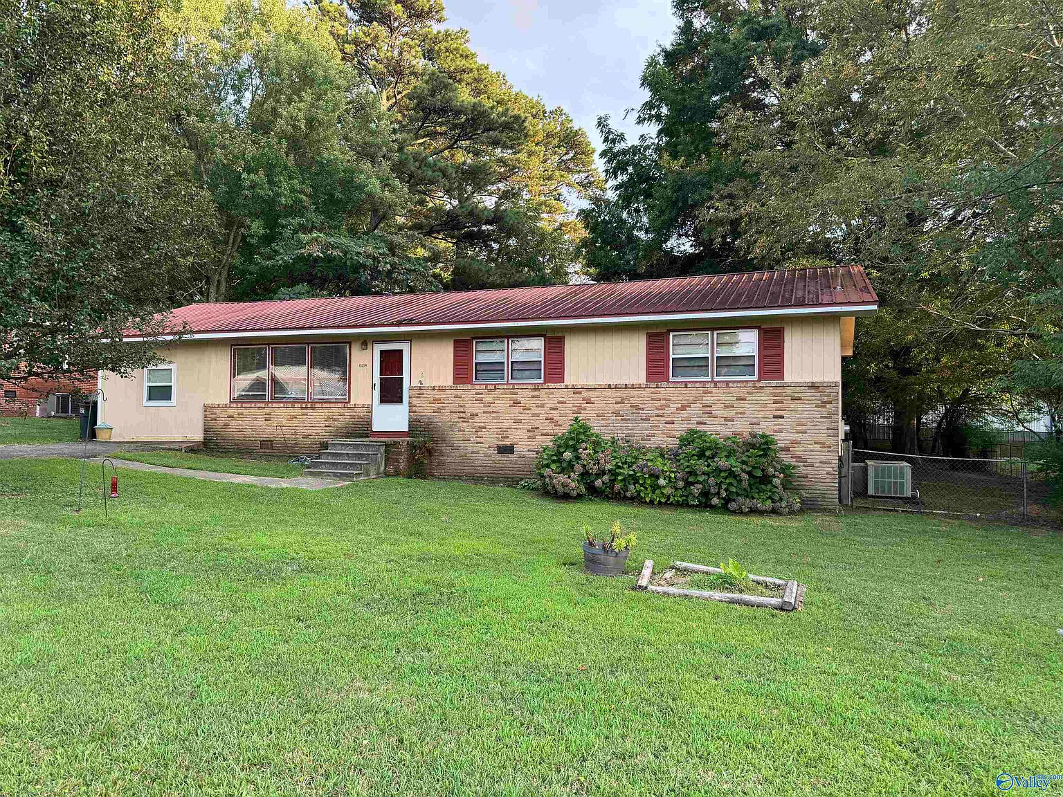 6409 Latimer Ave, Guntersville, AL 35976 | MLS #21866661 | Zillow