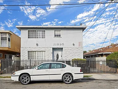 11895 Manor Dr Hawthorne CA | Zillow