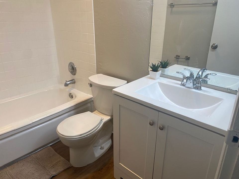 9825 Lincoln Village Dr APT 3, Sacramento, CA 95827 | Zillow