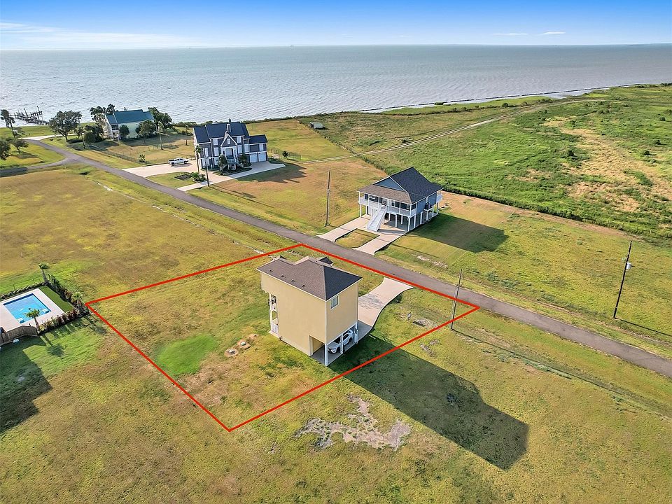 211 Cardinal Ln, Smith Point, TX 77514 | MLS #78300971 | Zillow