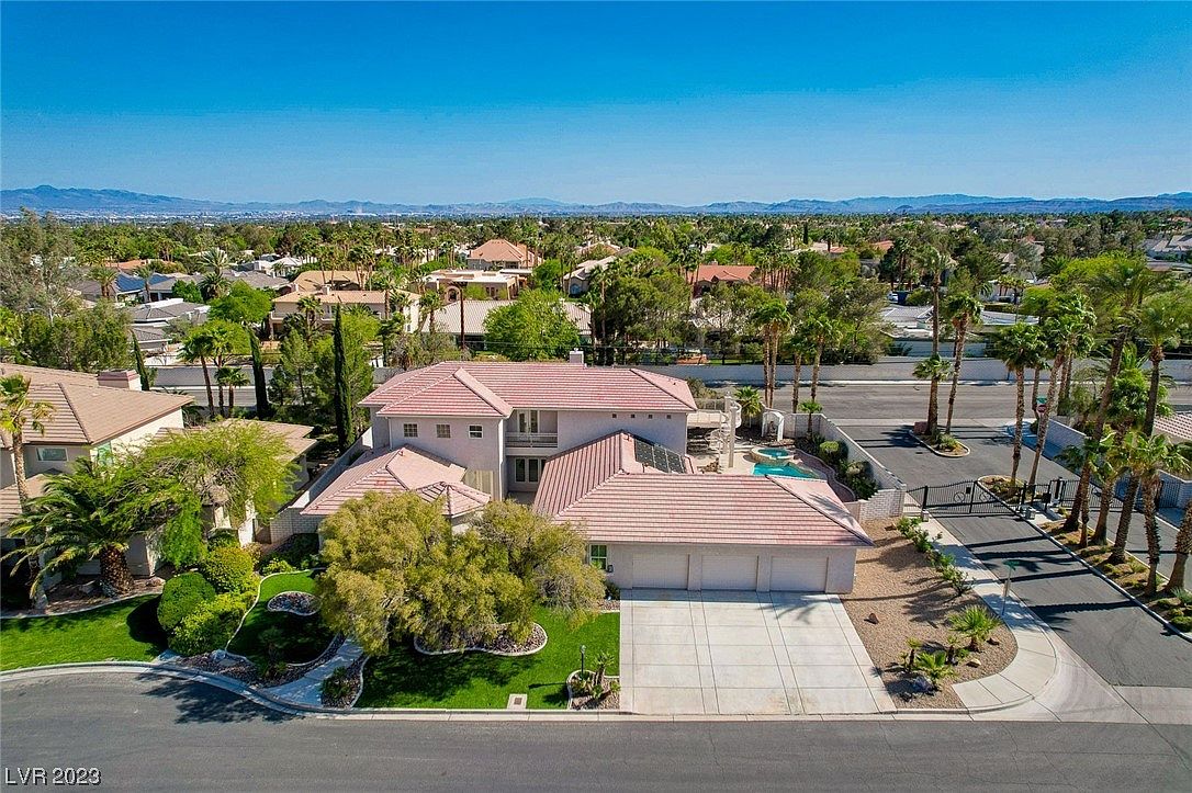 7481 Crystal Forrest Dr, Las Vegas, NV 89117 | Zillow