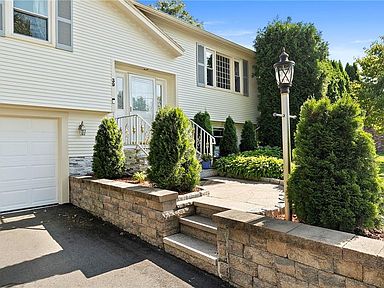39 River Dr, Johnston, RI 02919 | Zillow