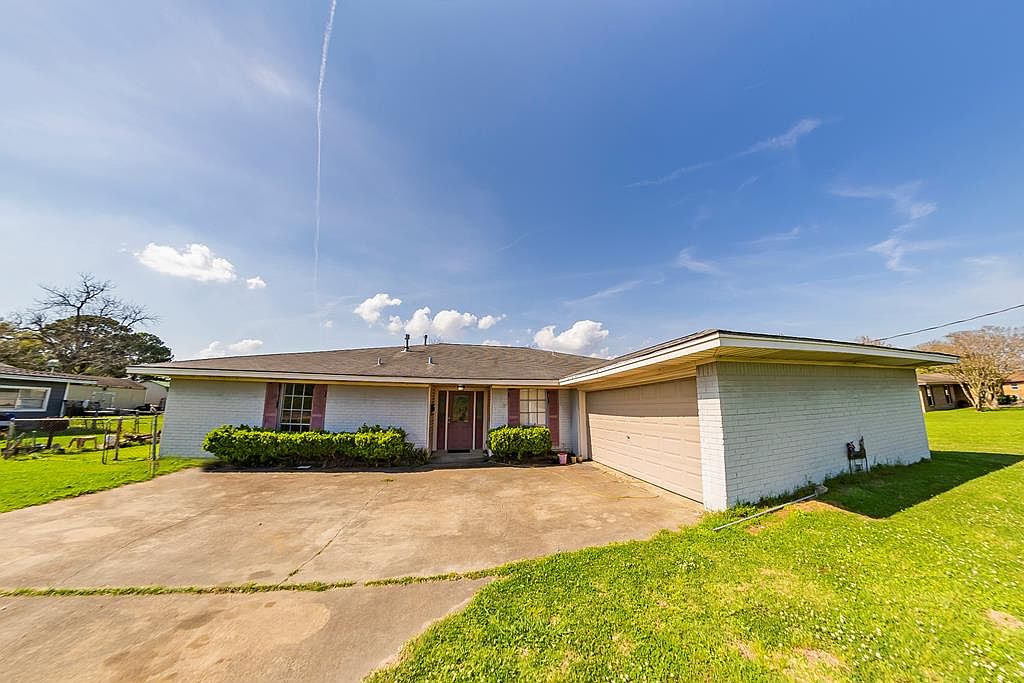 7101 32nd St, Groves, TX 77619 | Zillow