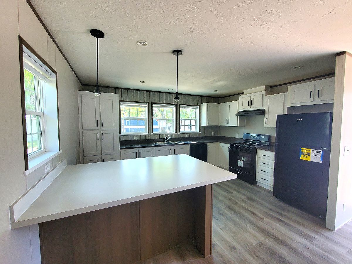 7508 Aspen Dr, Kansas City, KS 66111 | Zillow