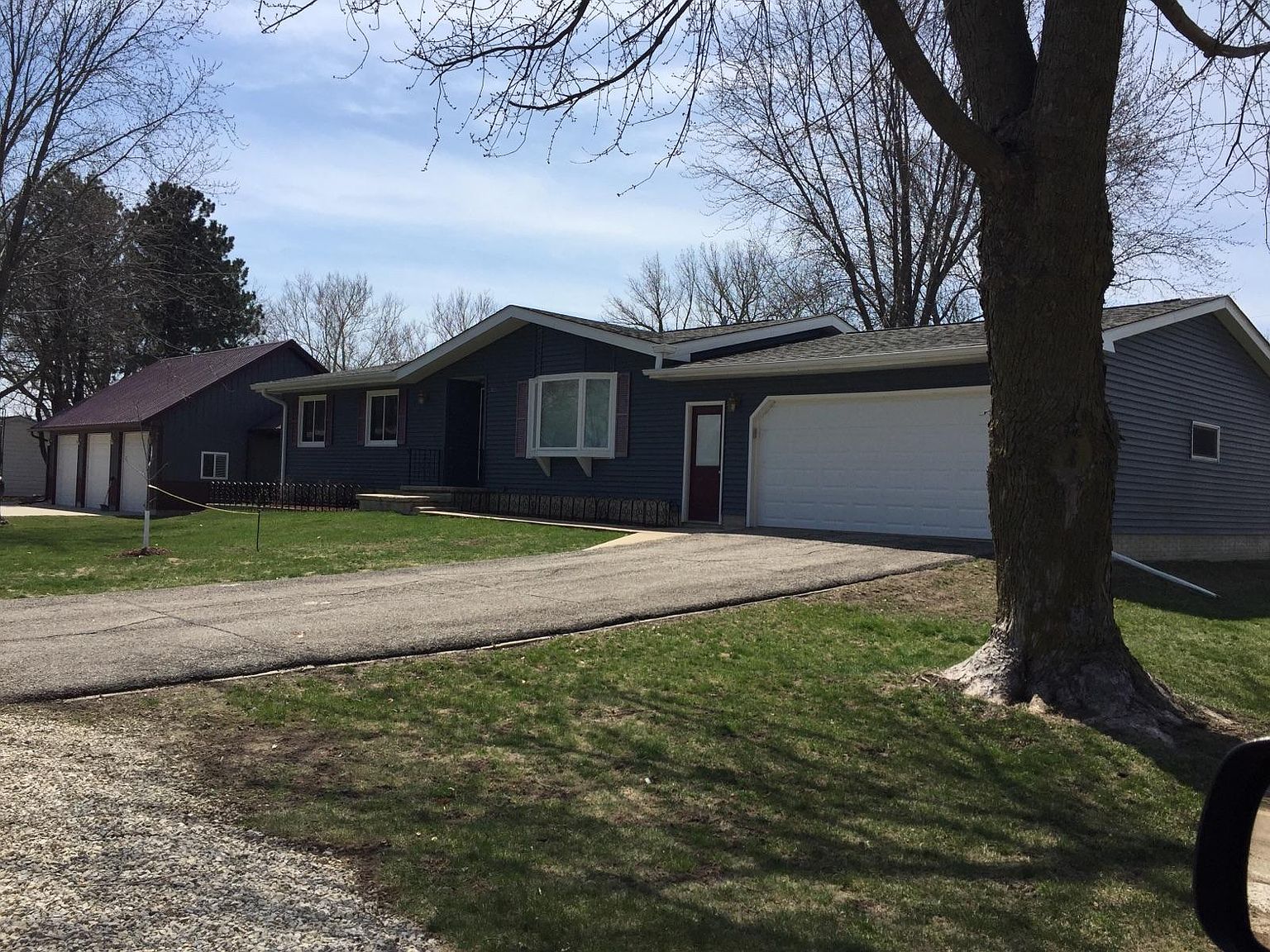 302 1st Ave, Rowley, IA 52329 | Zillow