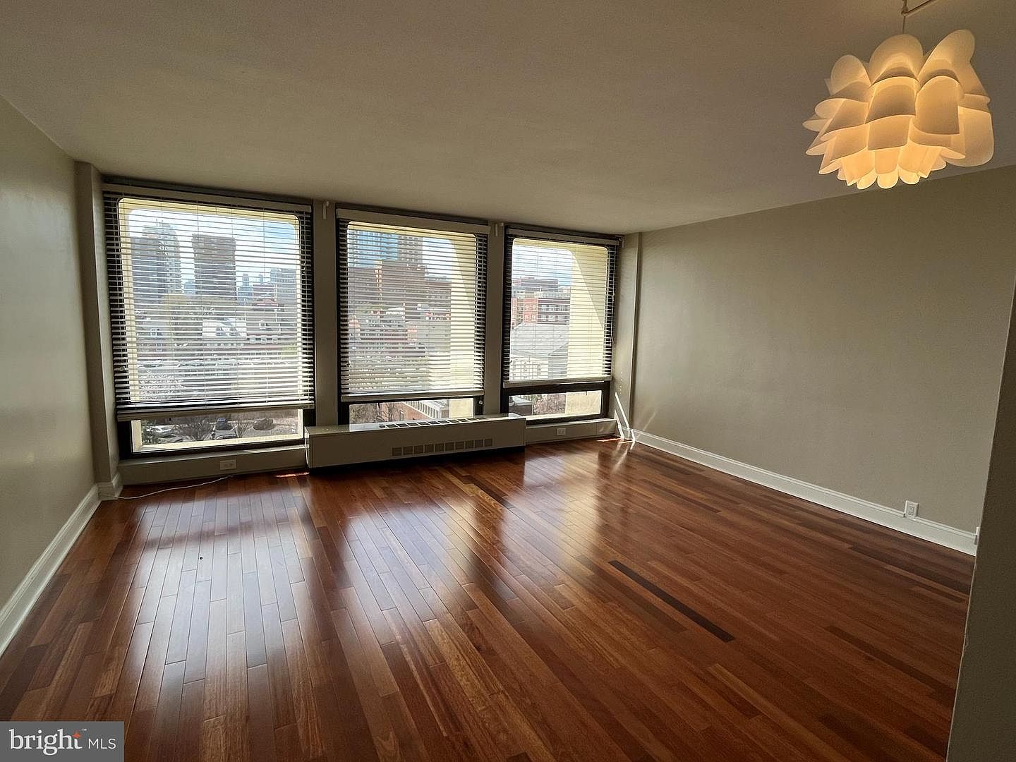 210 Locust St APT 6F, Philadelphia, PA 19106 | Zillow