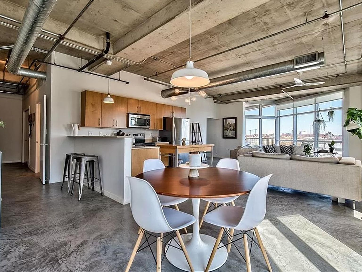 1001 Belleview St APT 301, Dallas, TX 75215 | Zillow