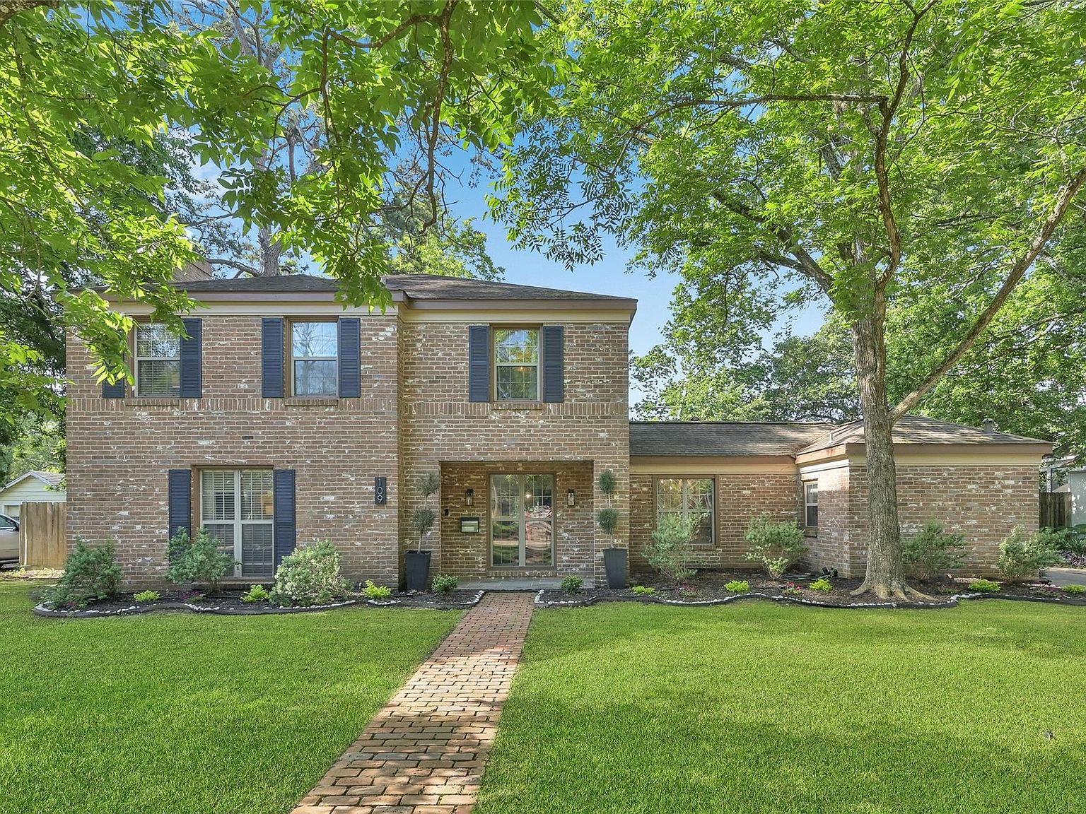 109 W Dallas St, Conroe, TX 77301 | MLS #43243080 | Zillow