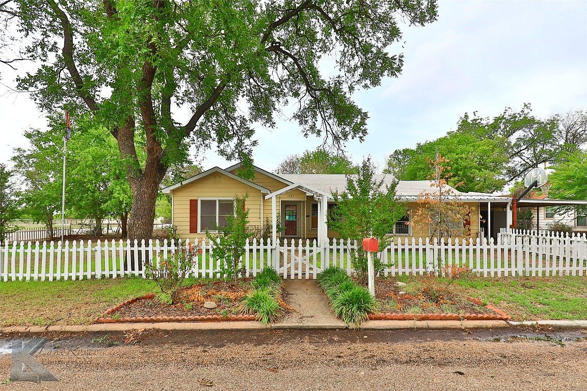 1401 Herring, Merkel, TX 79536 | Zillow