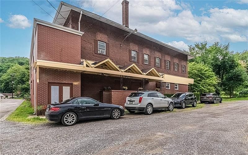 191 Broadway Ave, Lower Burrell, PA 15068 | MLS #1570311 | Zillow