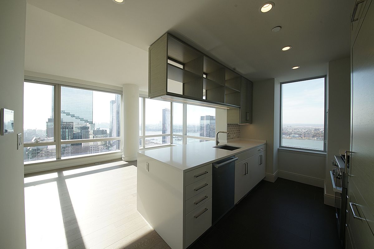 555 10th Ave APT 42B, New York, NY 10018 | Zillow
