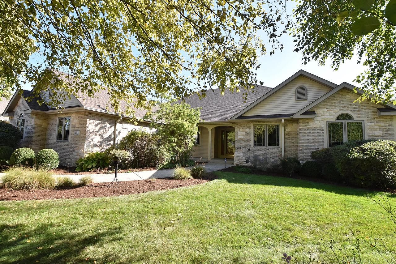 8821 Shadowood TRAIL, Racine, WI 53406 | MLS #1854274 | Zillow
