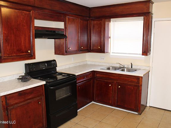 647 Weathersby Rd, Hattiesburg, MS 39402 | MLS #4046109 | Zillow