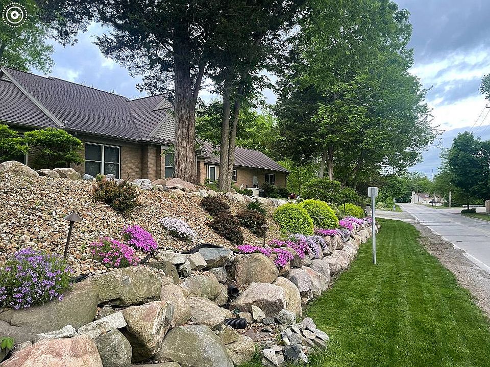 25603 E Huron River Dr, Flat Rock, MI 48134 | Zillow