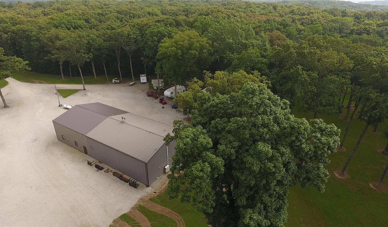 6114 N 18th Ave, Butler, IL 62015 | Zillow