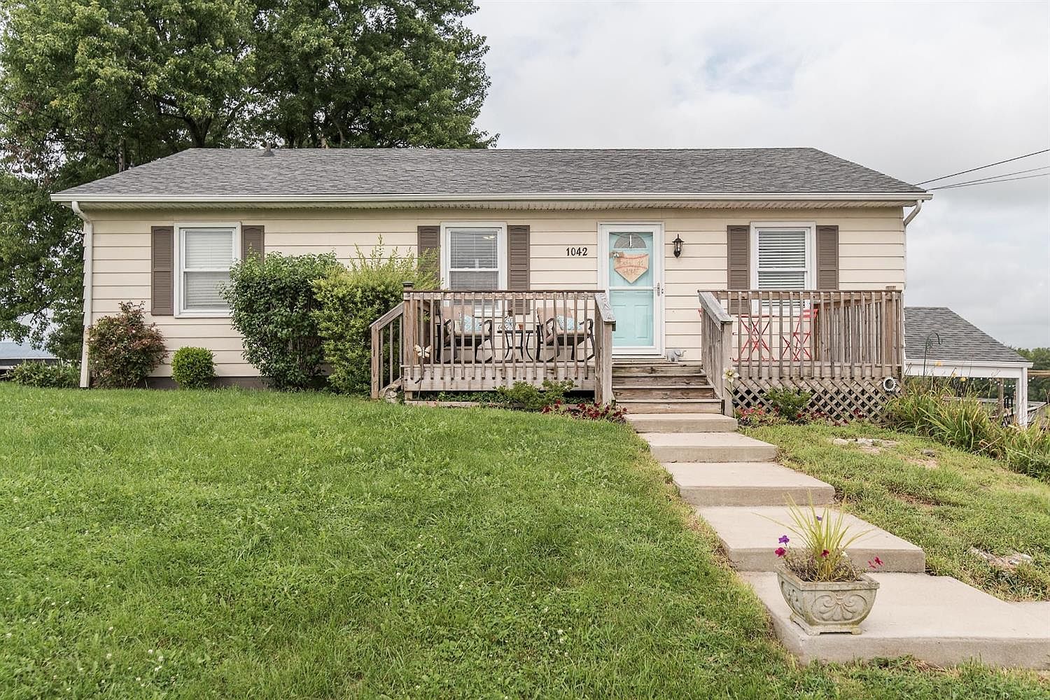 1042 Stamping Ground Rd, Georgetown, KY 40324 | Zillow
