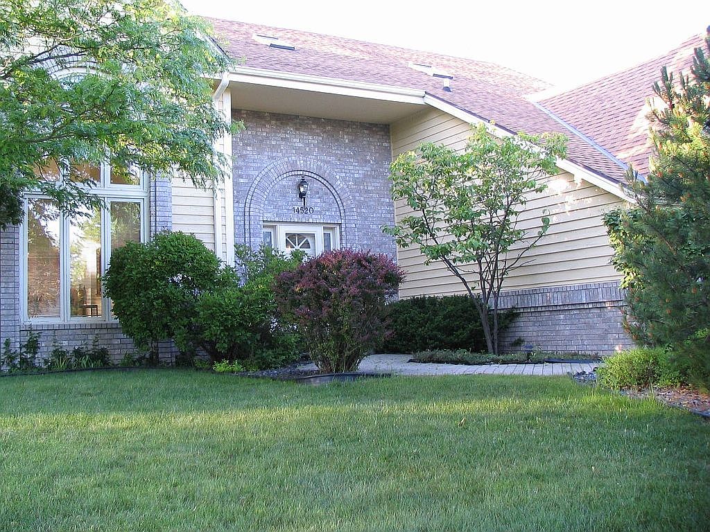 14520 W Maylore Ct, New Berlin, WI 53151 | Zillow