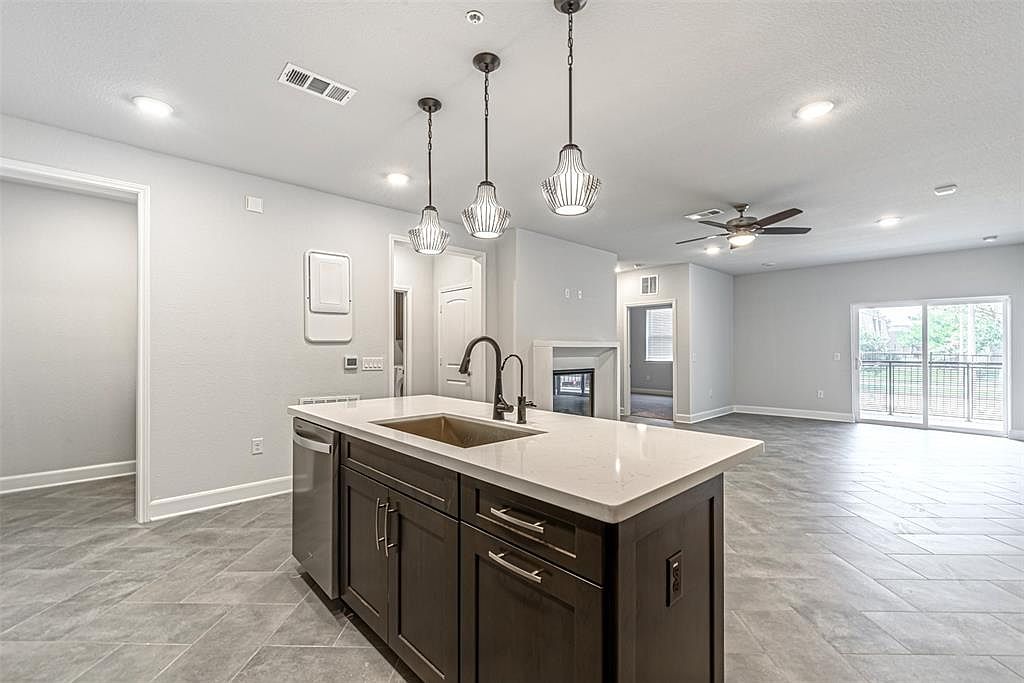6804 Westview Dr #2104, Houston, TX 77055 | Zillow