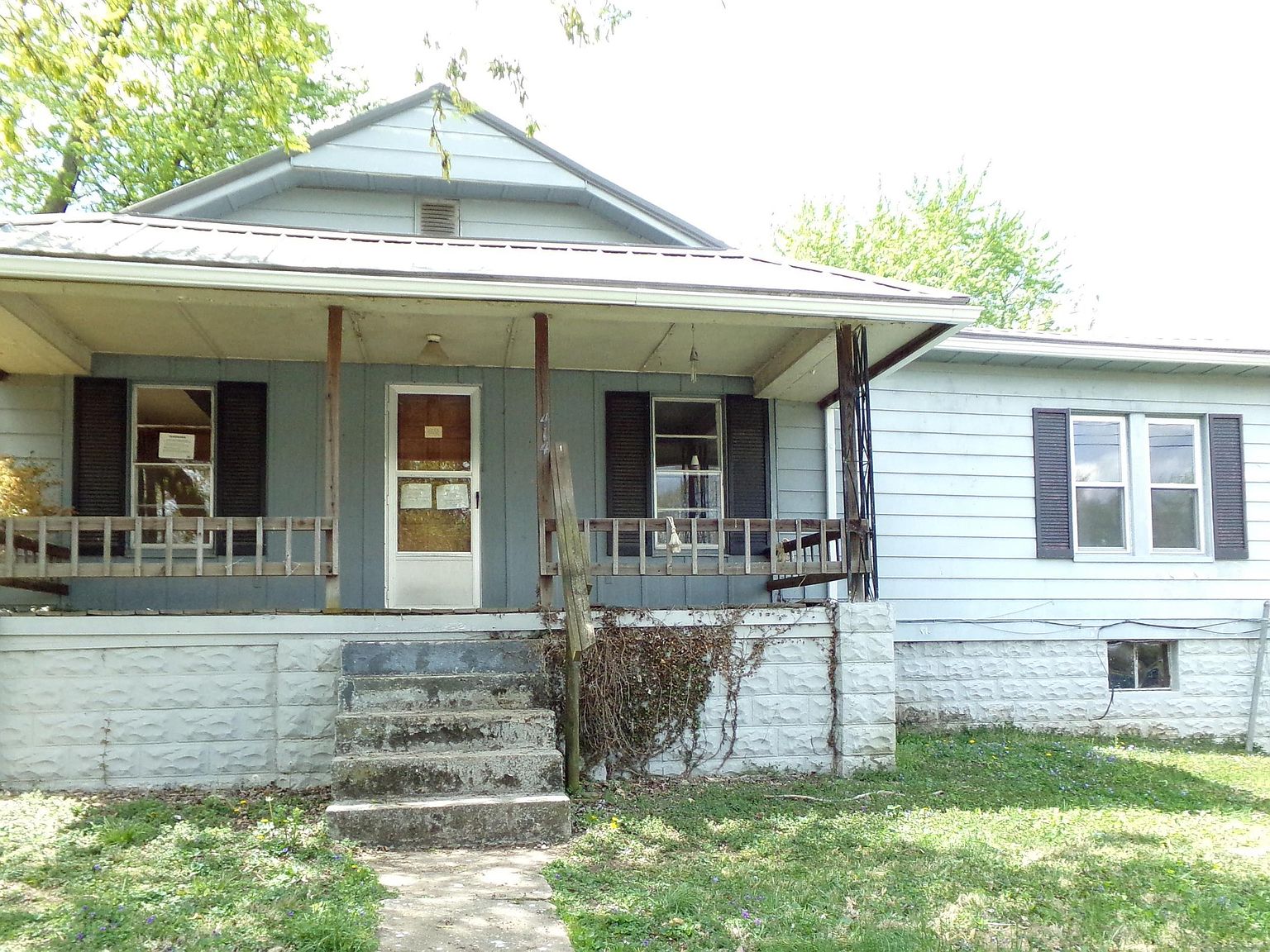 5105 S Lincoln St, Oakland City, IN 47660 | Zillow