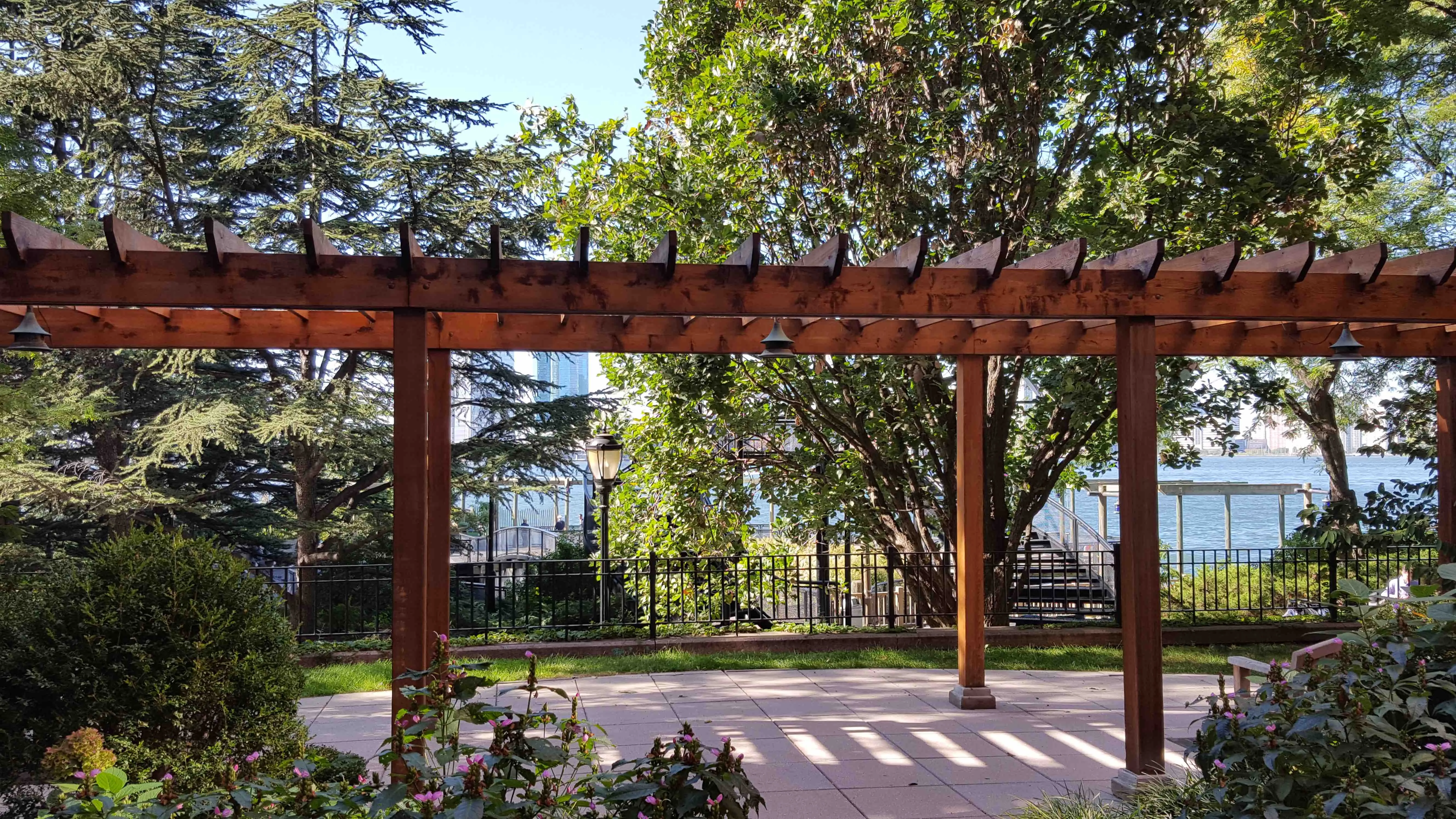 South Cove Plaza at 50 Battery Place in Battery Park City : Sales ...