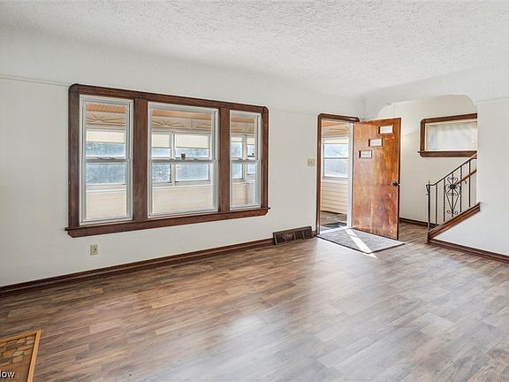 18618 Neff Rd, Cleveland, OH 44119 | MLS #4479892 | Zillow