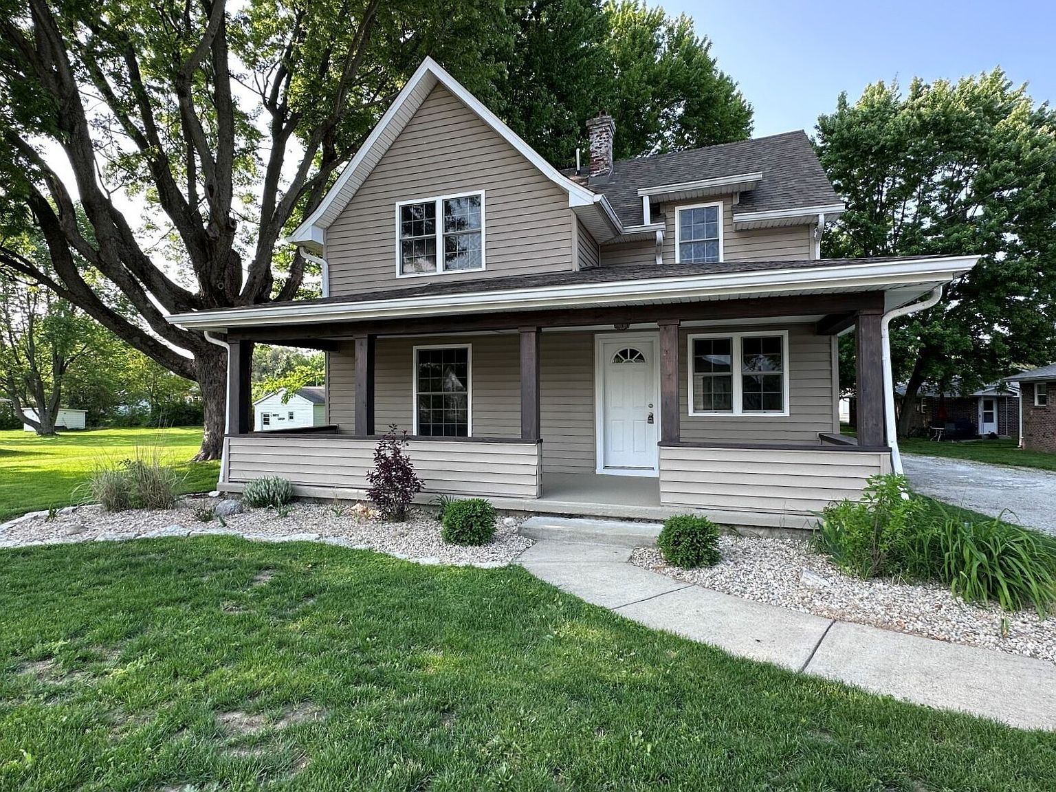 429 E Ohio St, Fortville, IN 46040 | Zillow