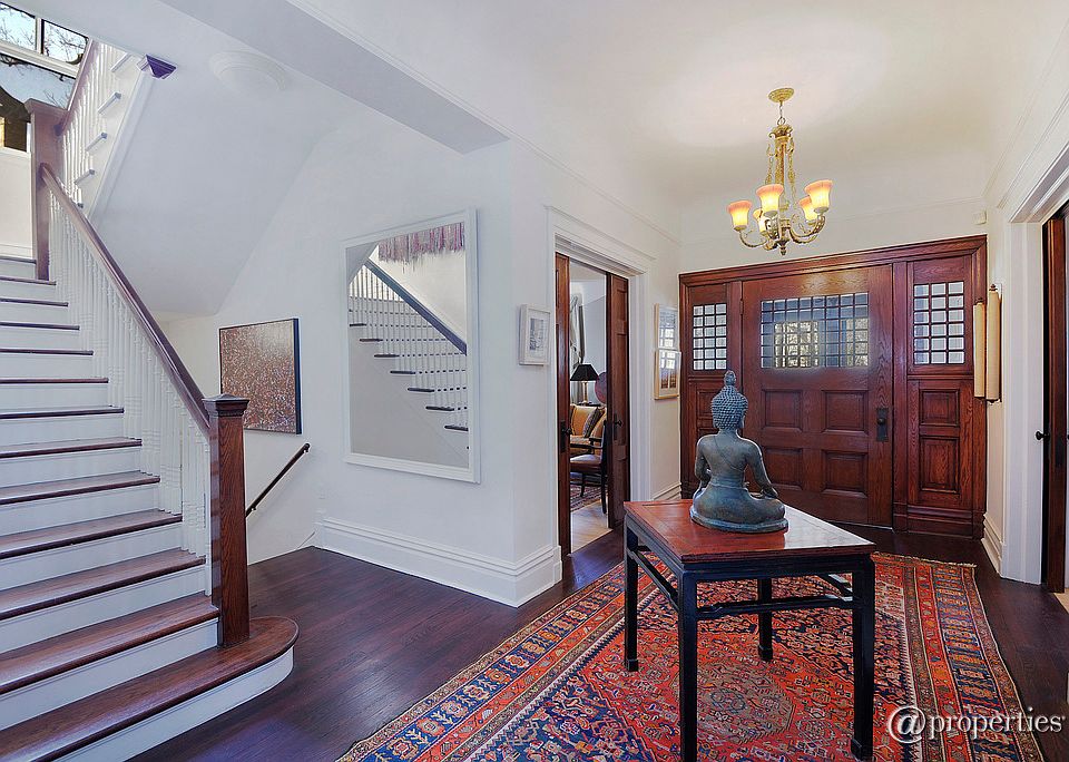 34 Logan Loop, Highland Park, IL 60035 | Zillow