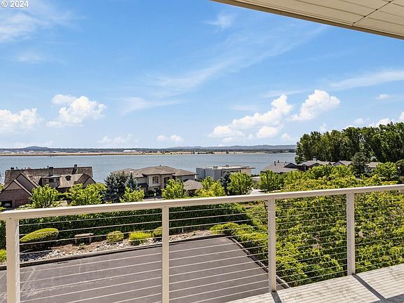 6903 SE Riverside Dr APT 2, Vancouver, WA 98664 | Zillow