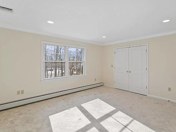 22 Airmount Ave APT 14, Ramsey, NJ 07446 | Zillow